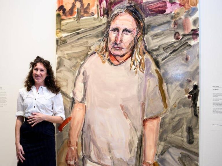 Laura Jones’ portrait of Tim Winton wins the Archibald - Oz Arab Media